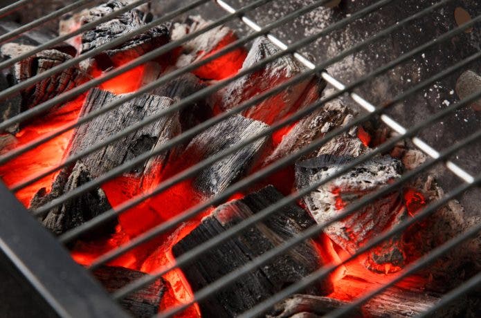 失敗しないバーベキュー火起こしのコツ | BBQ HACK[バーベキューハック]